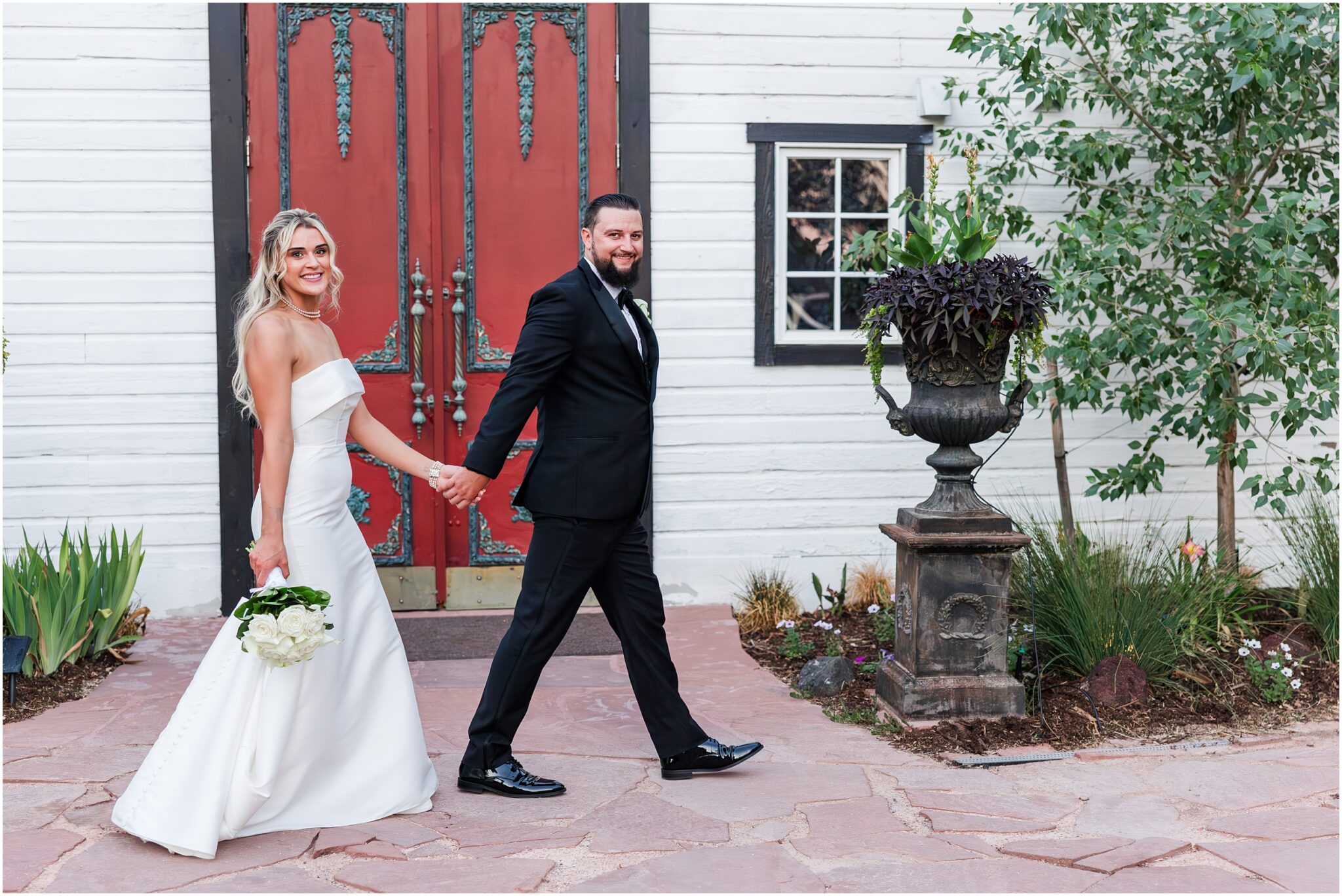 Levi & Haley Dramatic Elegance and Timeless Romance Wedding